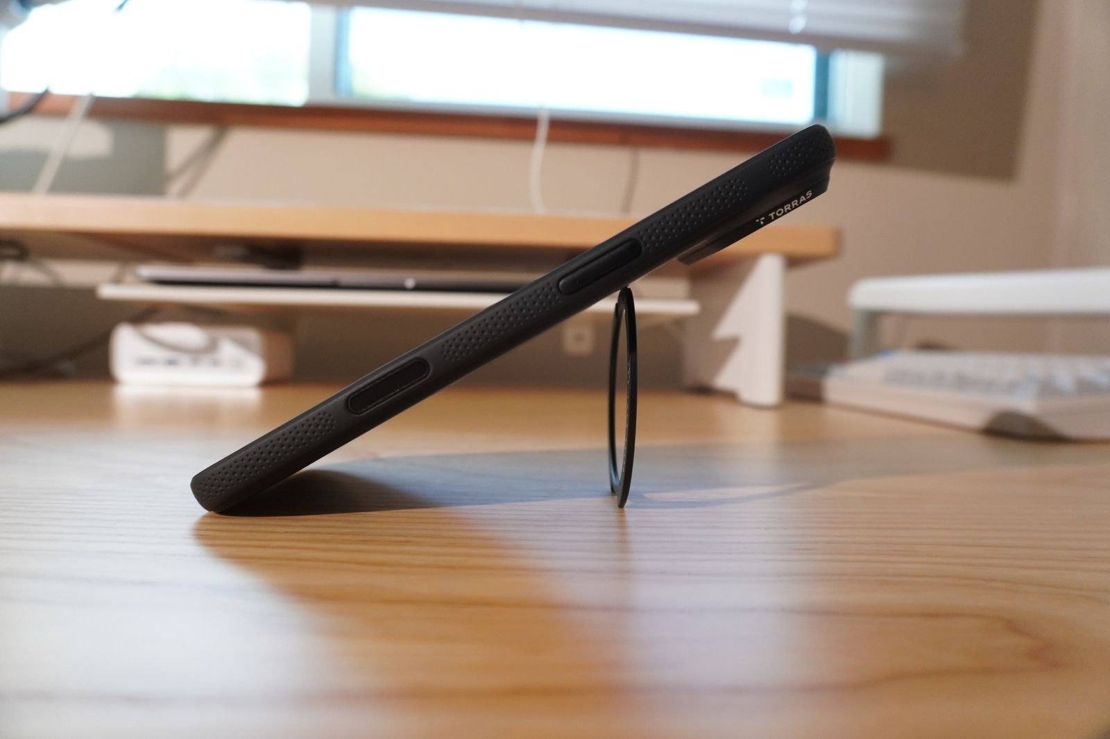 TORRAS Ostand O3 Fitnessケースレビュー！360度回転スタンドでどこにでもiPhoneAirをおいて使える | カラク ...